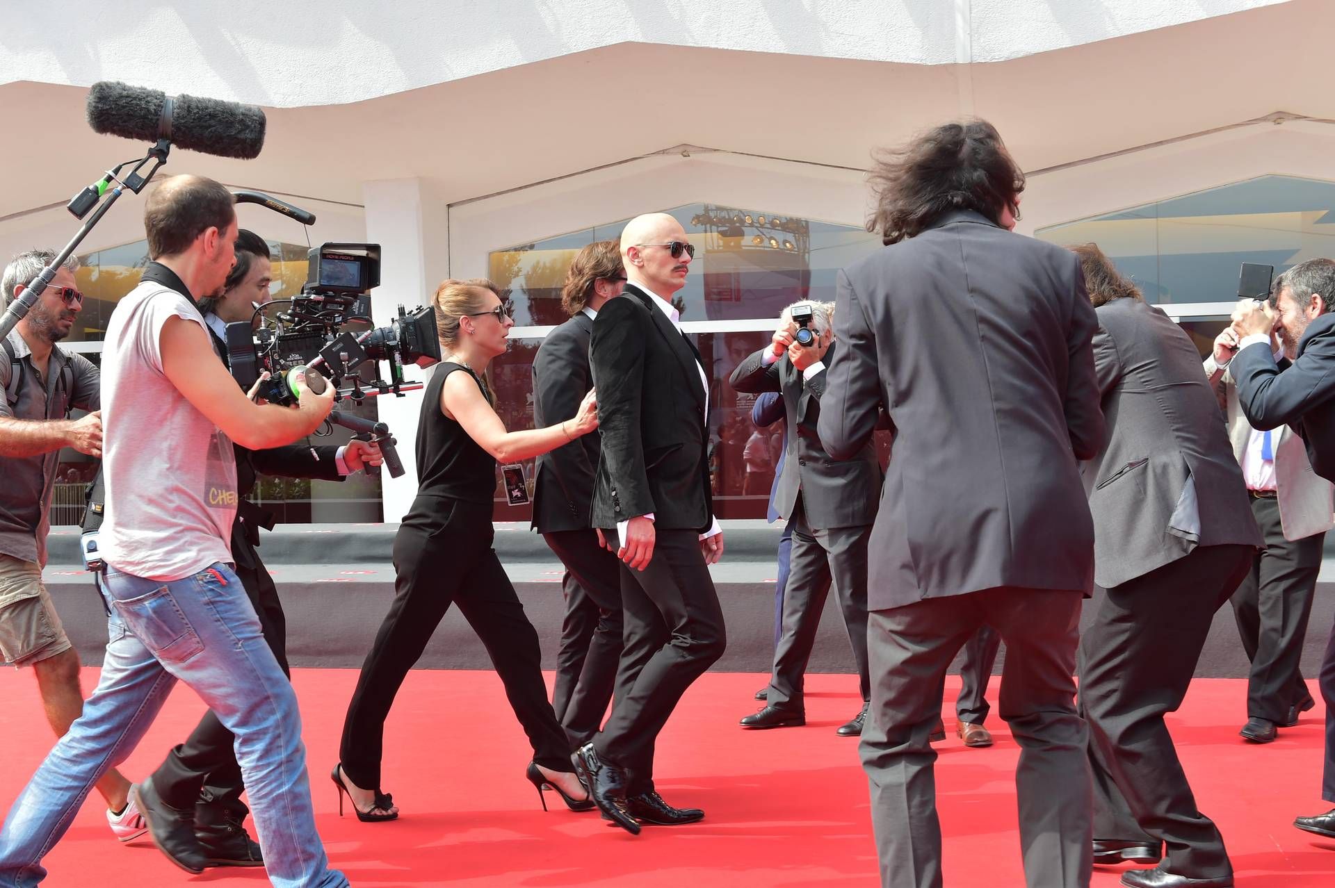 La Mostra di Venezia in cronaca: dai selfie sul red carpet ai 'grandi ...