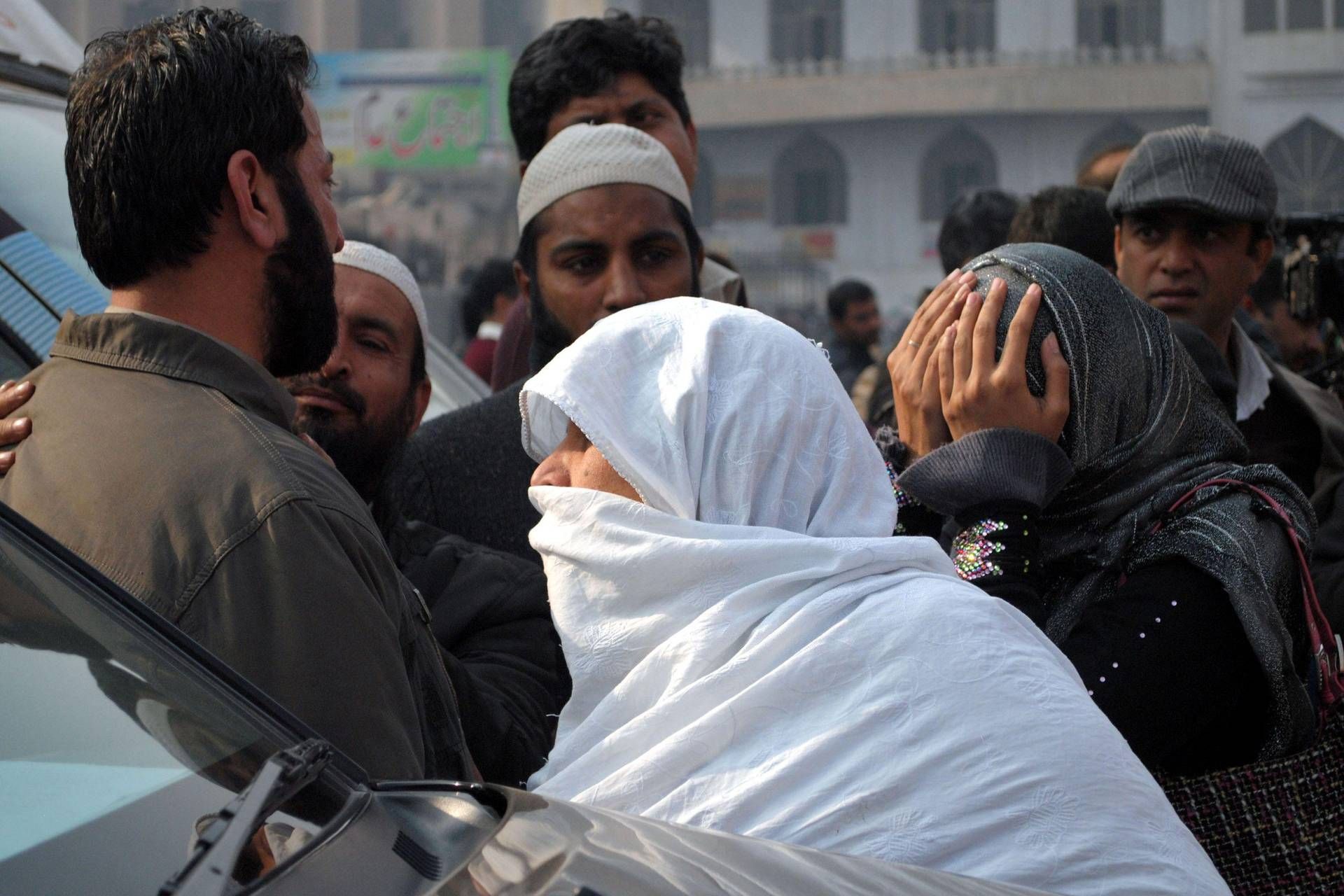 Pakistan, i Talebani irrompono in una scuola di Peshawar