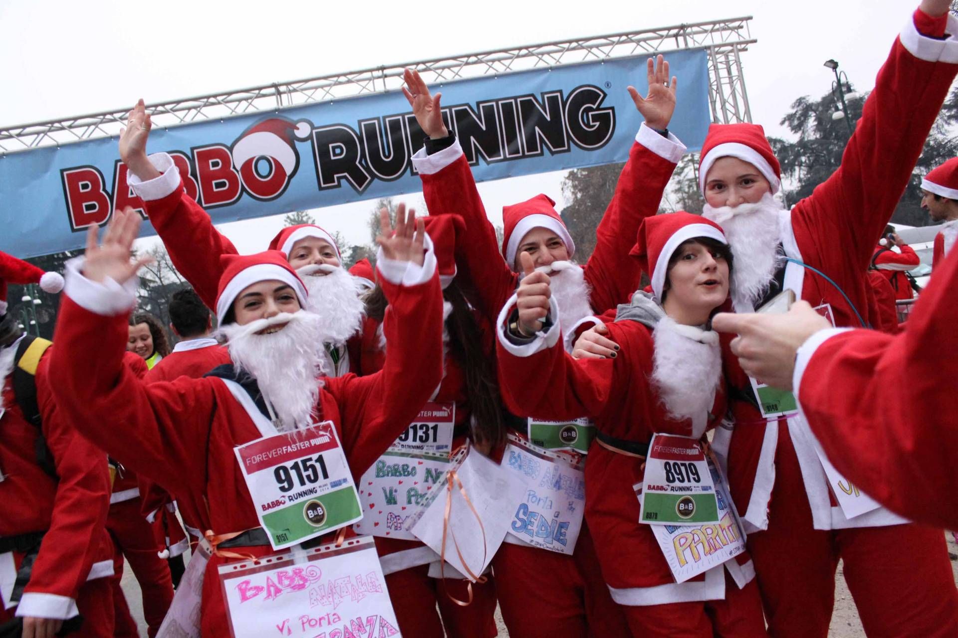 Milano, Babbi Natale di corsa per la Babbo Running 2014