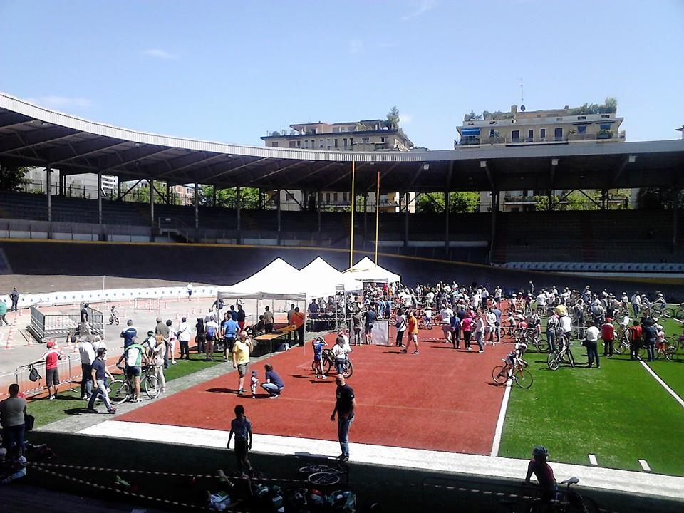 Ciclismo: riapre il velodromo Vigorelli, al via gara di ciclocross