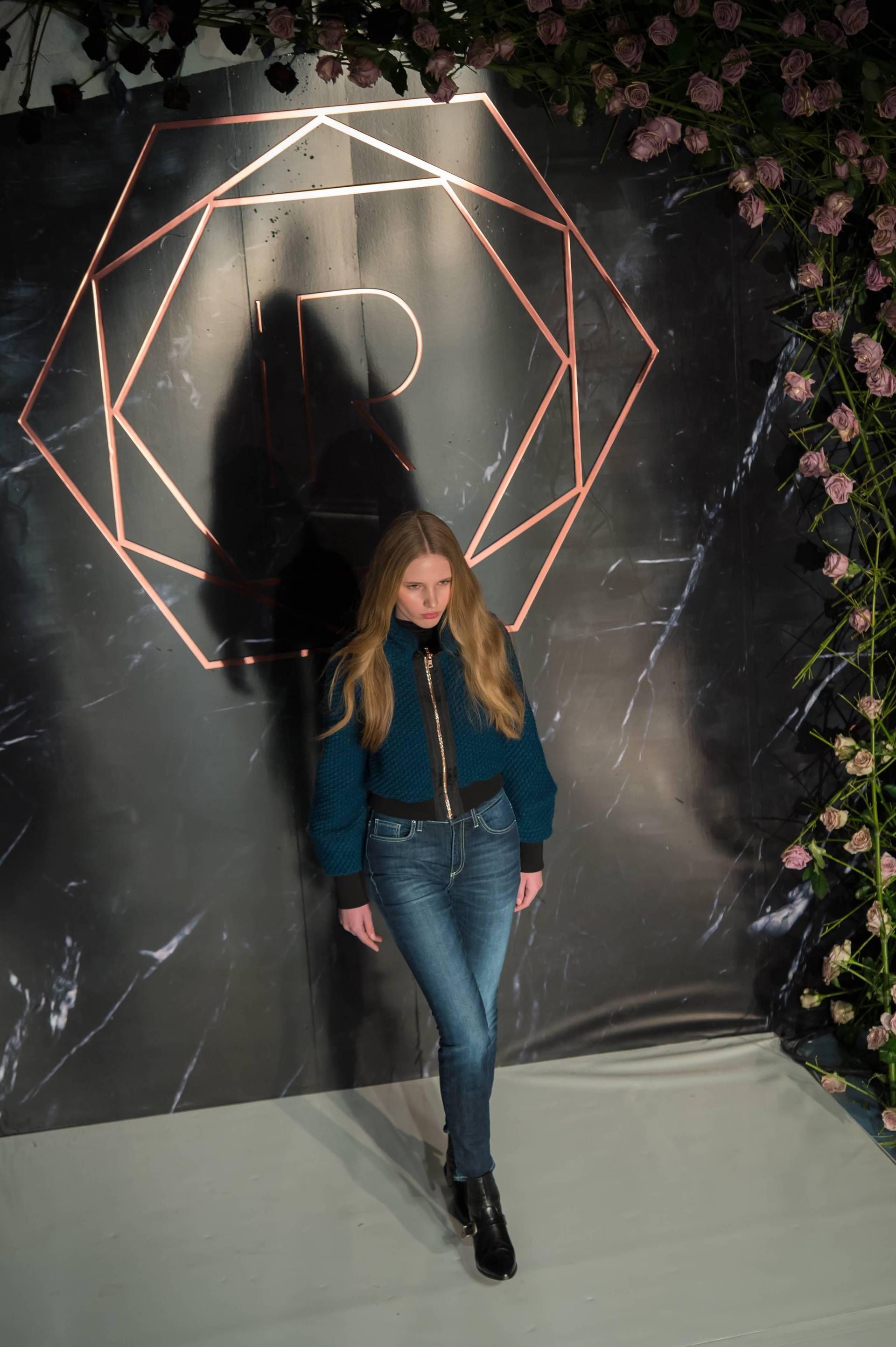 Indian Rose torna dopo sette anni, con uno streetwear sartoriale