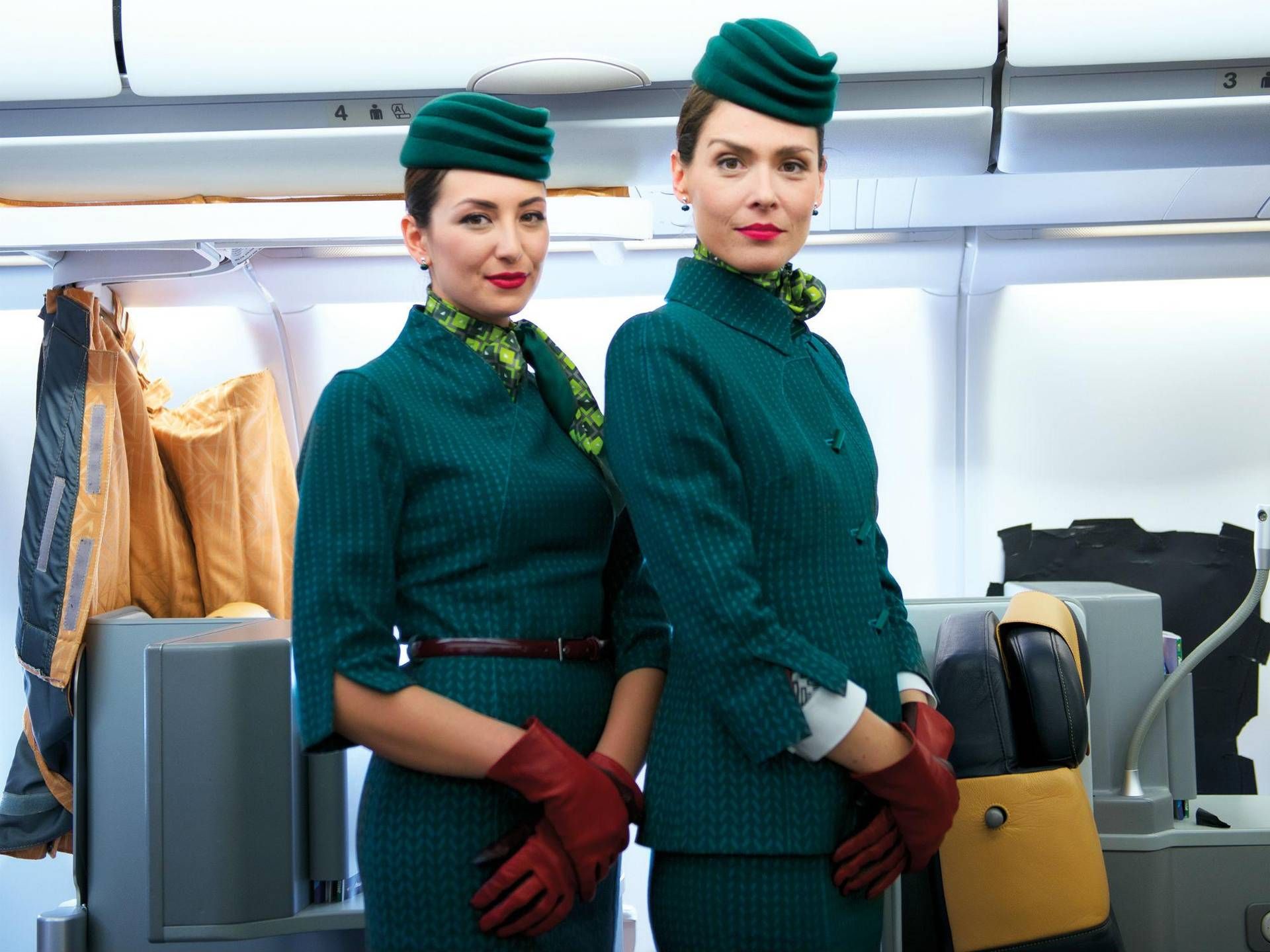 Dalle sorelle Fontana a Giorgio Armani, 20 anni di divise Alitalia