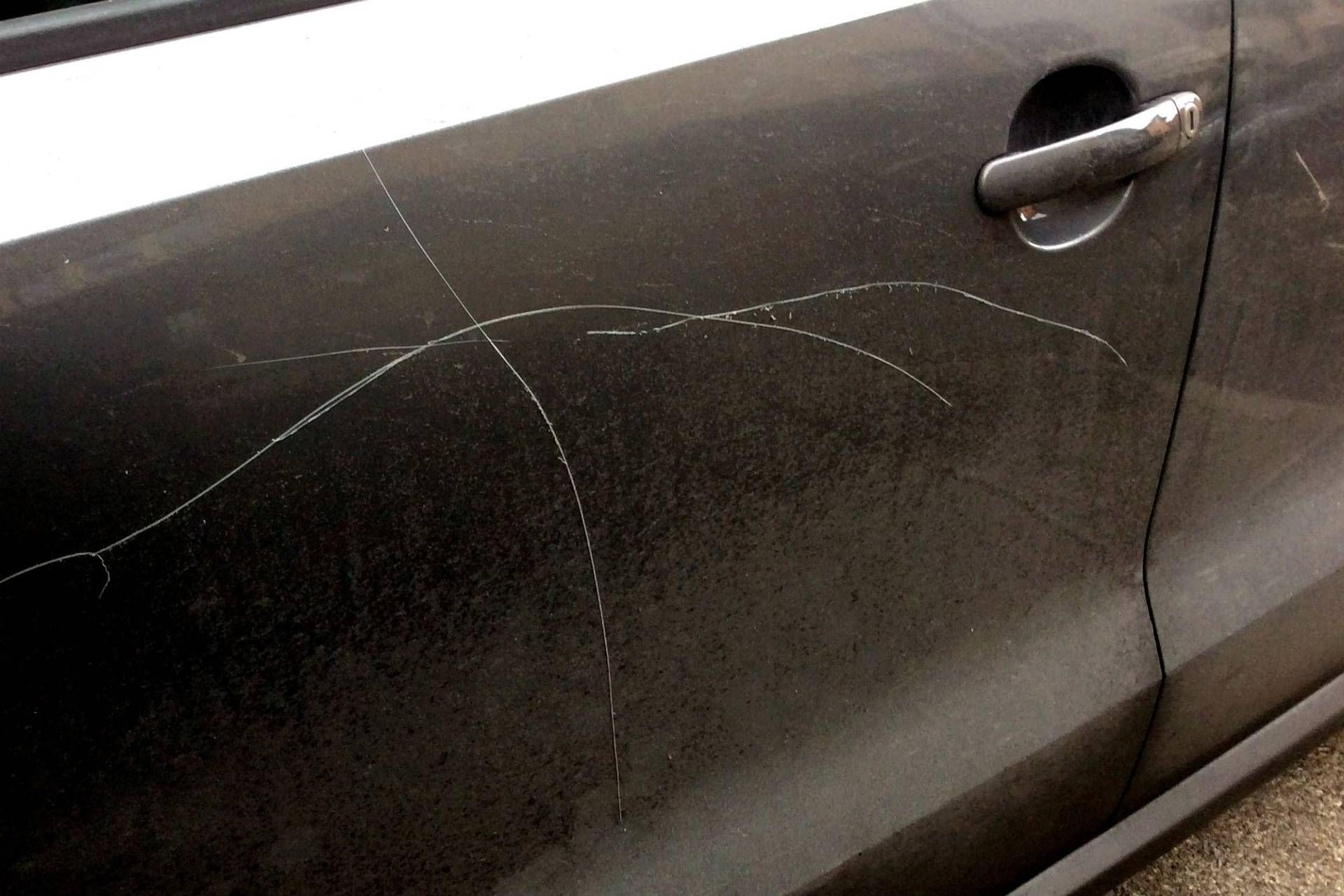 Riga 1000 auto in 6 anni, la polizia: "Fermarla? Impossibile, è pazza"