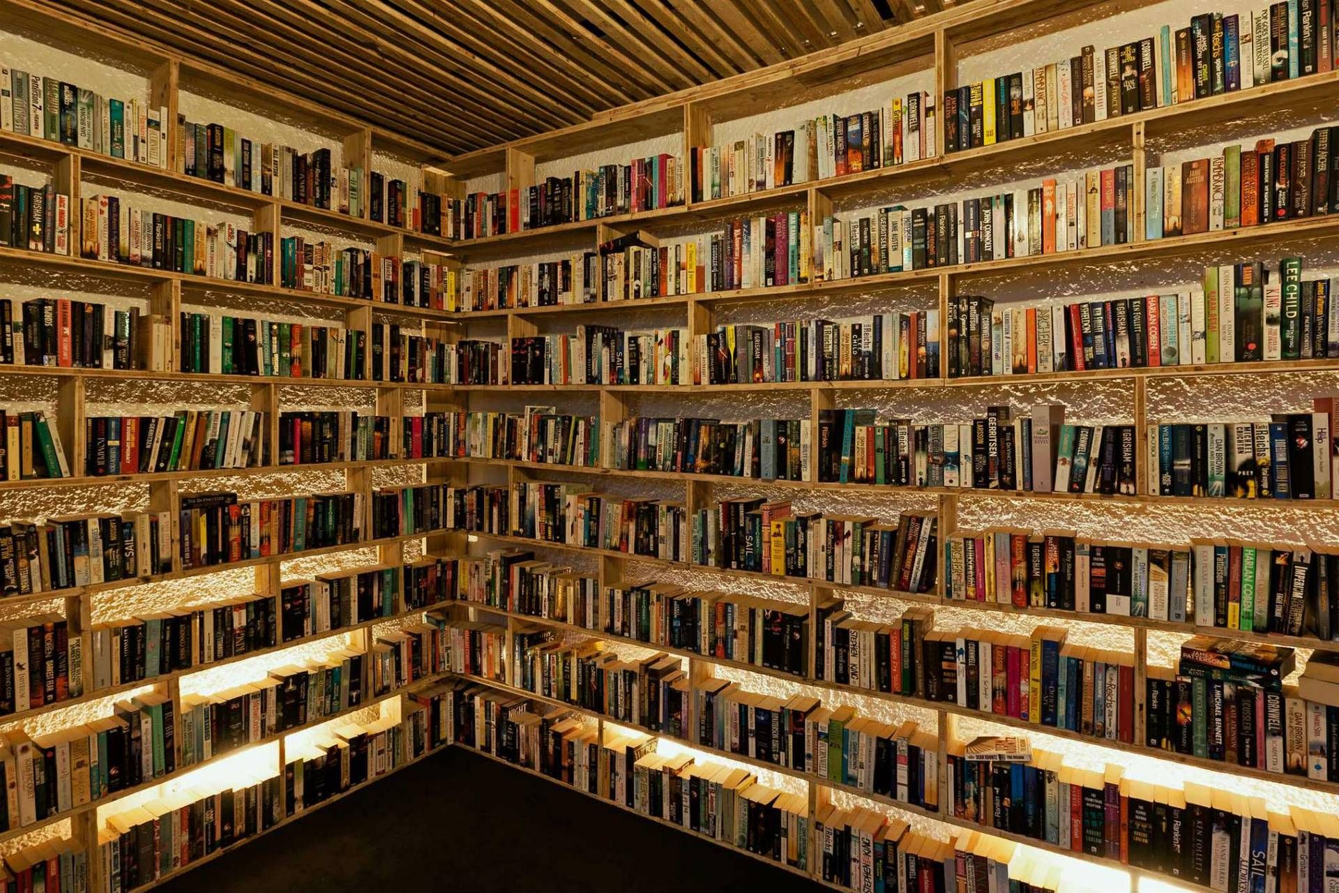 Le immagini del 'Library-Style Hotel', l'incredibile resort per bibliofili