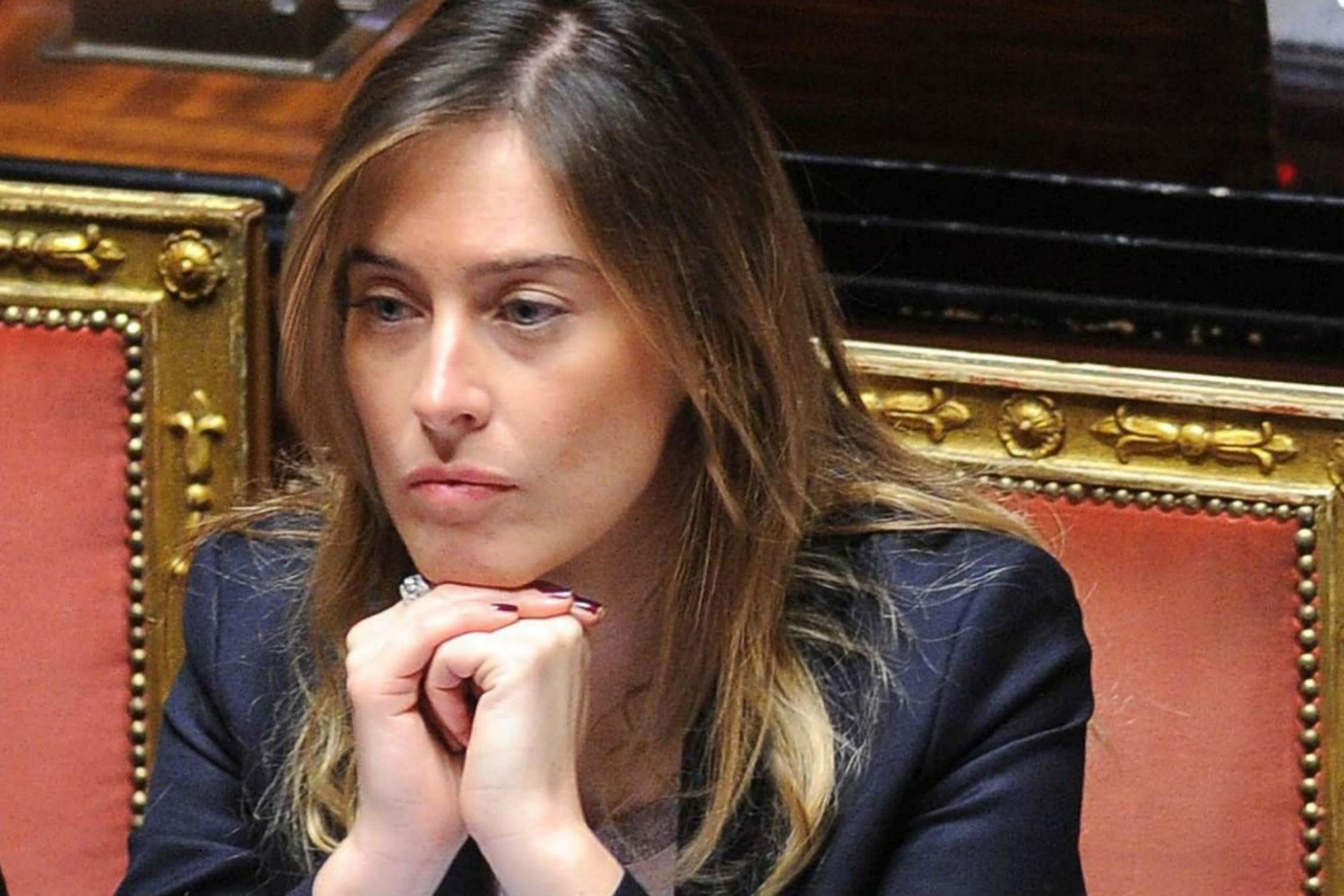 "Si dice sottosegretaria", Boschi tira le orecchie a Palamara
