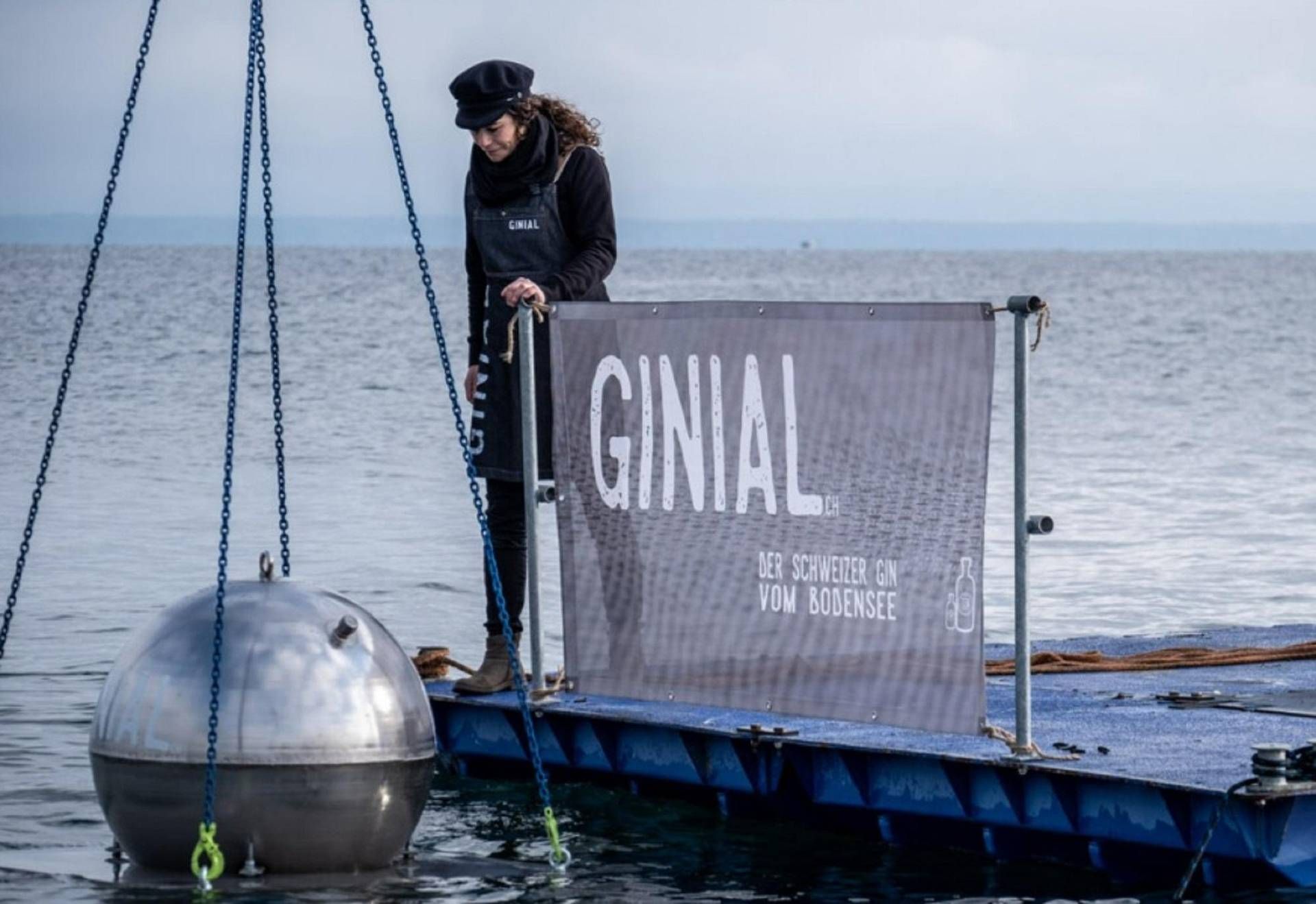 Suisse, boule d'acier pleine de gin volée au lac de Constance ...