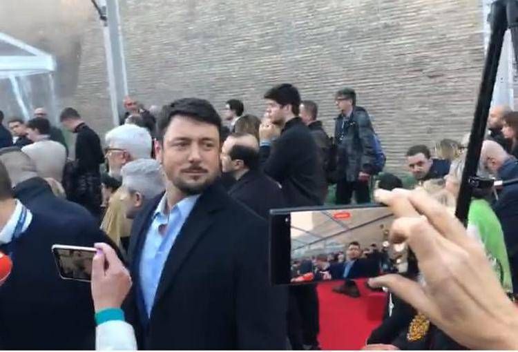 Valdisieve: Andrea Giambruno ad Atreju, il saluto con Arianna Meloni Valdisieve: Andrea Giambruno ad Atreju, il saluto con Arianna Meloni