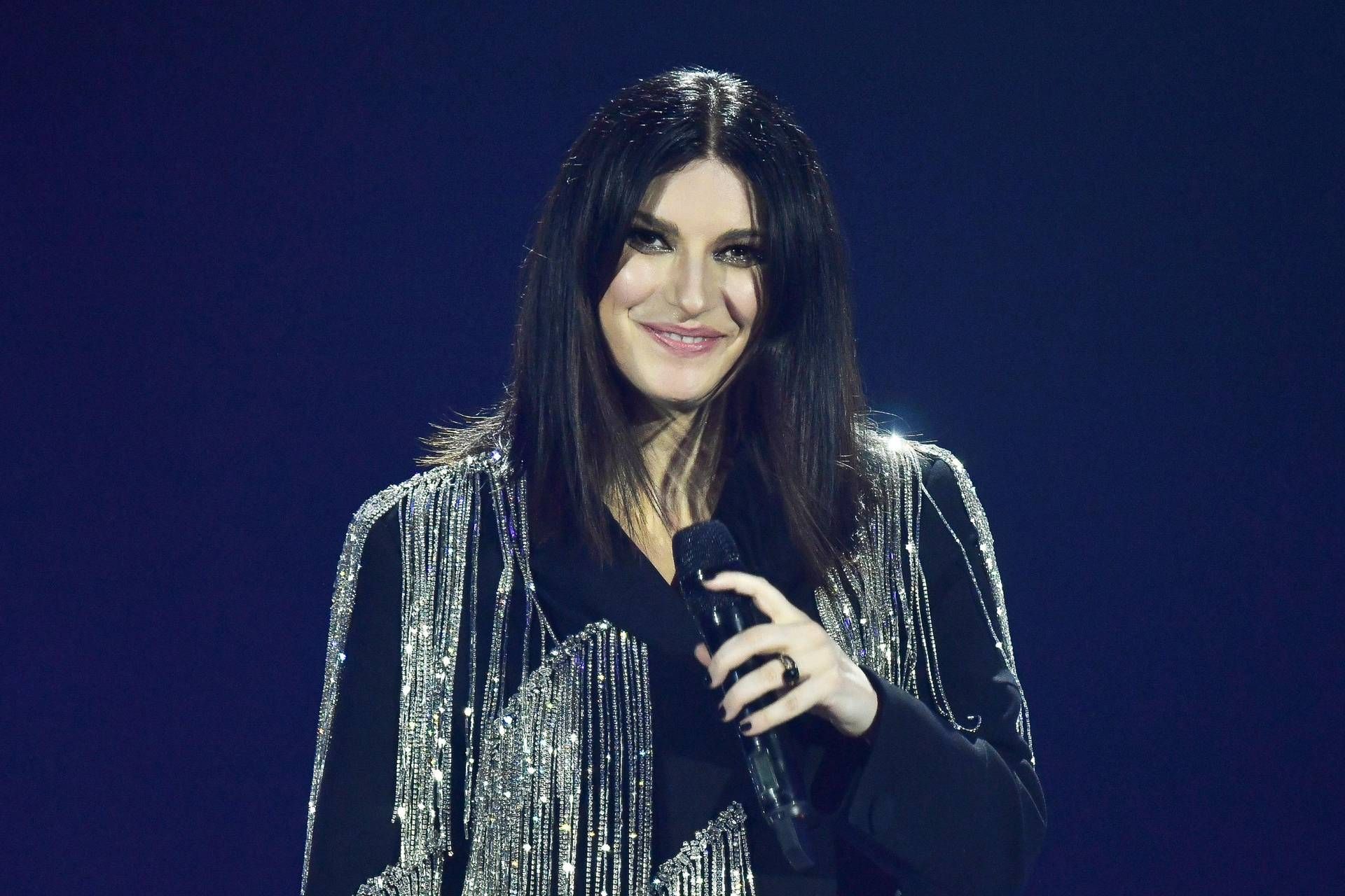 Laura Pausini : Nouvel album, single et tournée mondiale - le grand ...