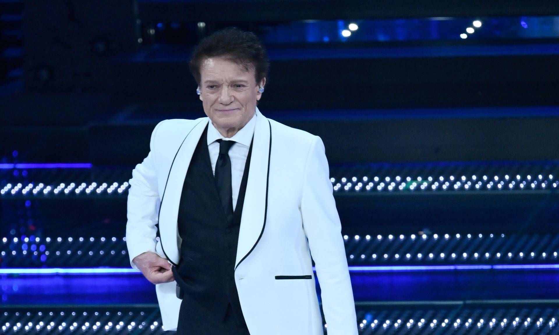 "Massimo Ranieri morto? È fake news, vi dovreste vergognare", il ...