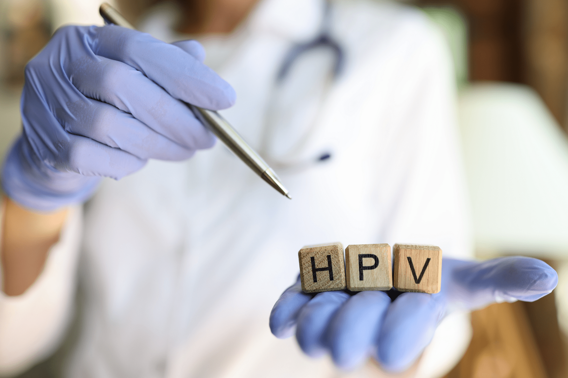 Tumori, esperti: "Hpv responsabile tra i maschi di oltre 2.400 casi l’anno in Italia"