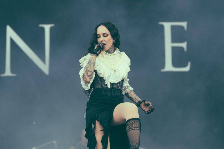 Jinjer live in Italia, la cantante Tatiana: "Non scriviamo per TikTok"