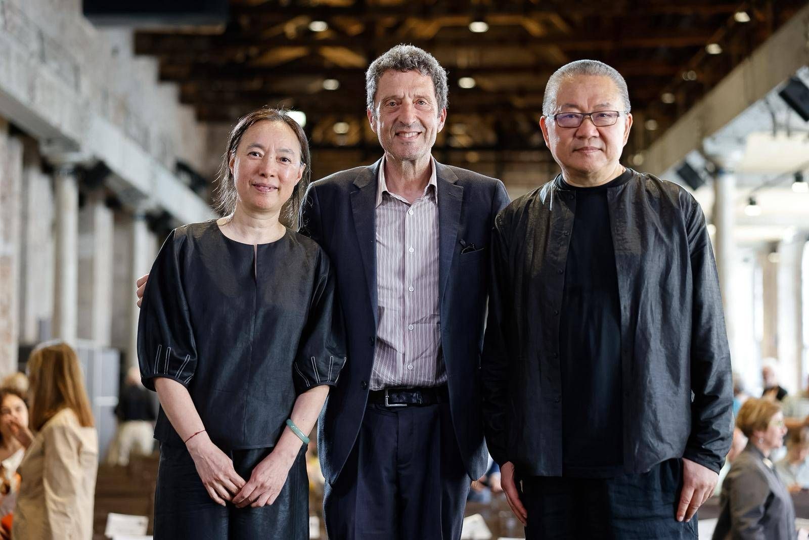 Wang Shu e Lu Wenyu: 'Fare architettura significa proteggere memoria e ...